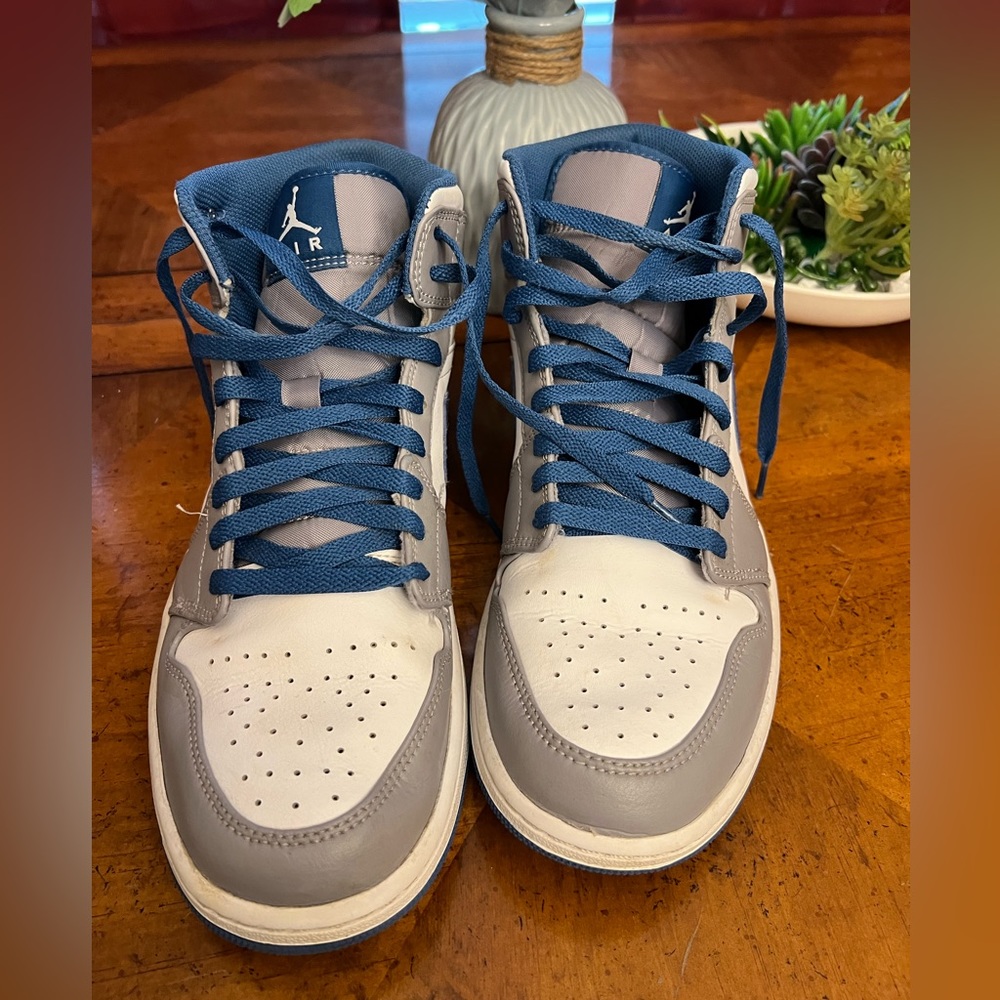 Nike Air Jordan 1 Mid Men's Cement Grey/White-True Bl… - Gem